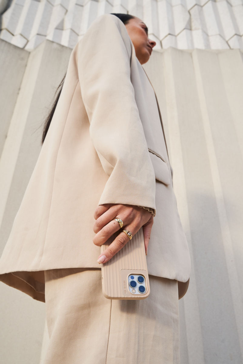 Nudient Bold Case Apple iPhone 14 Pro Max Hoesje Back Cover Beige | GSMpunt.nl